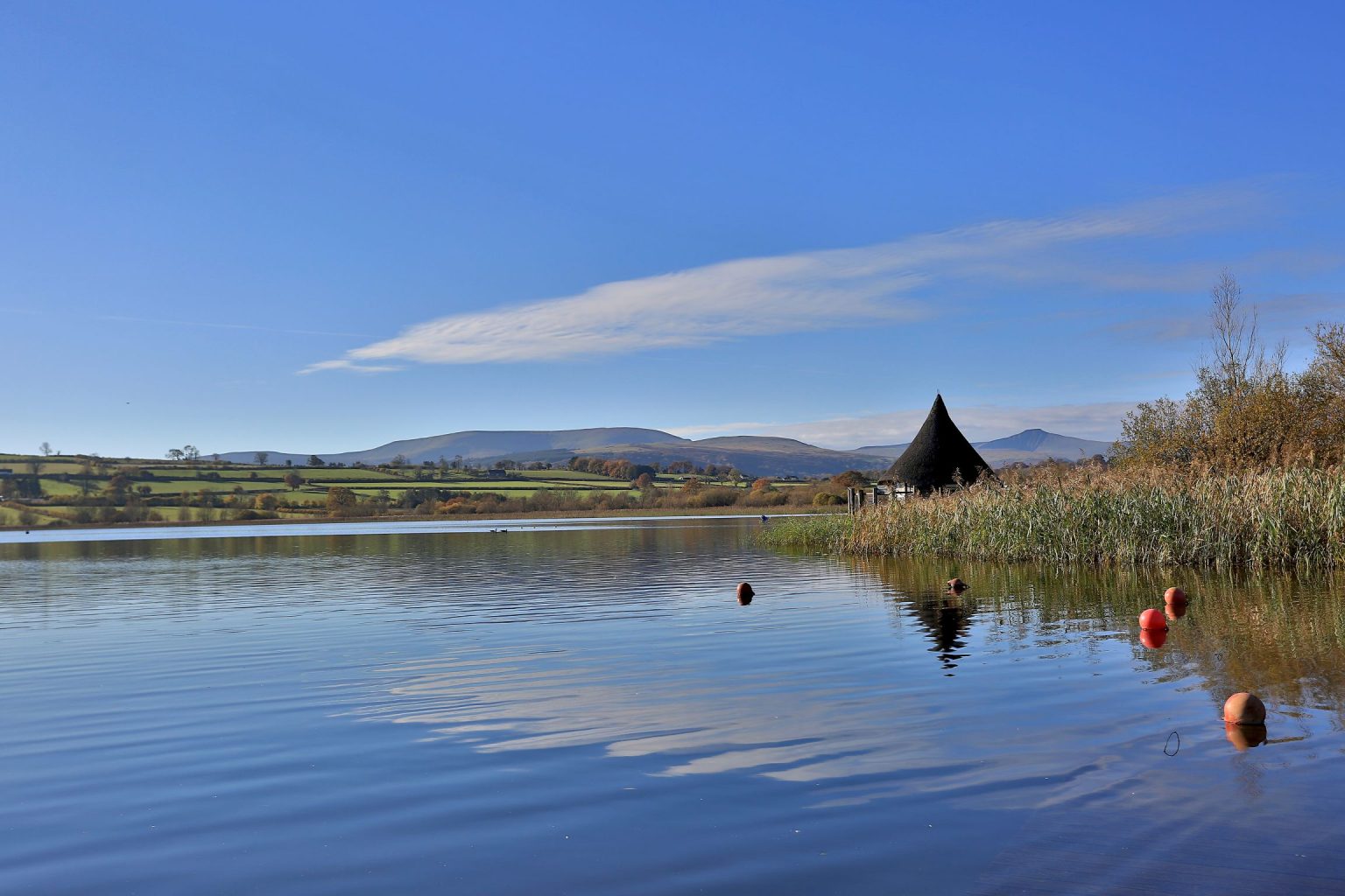 Llangorse - Bannau Brycheiniog Lakeside Village in (Brecon Beacons ...